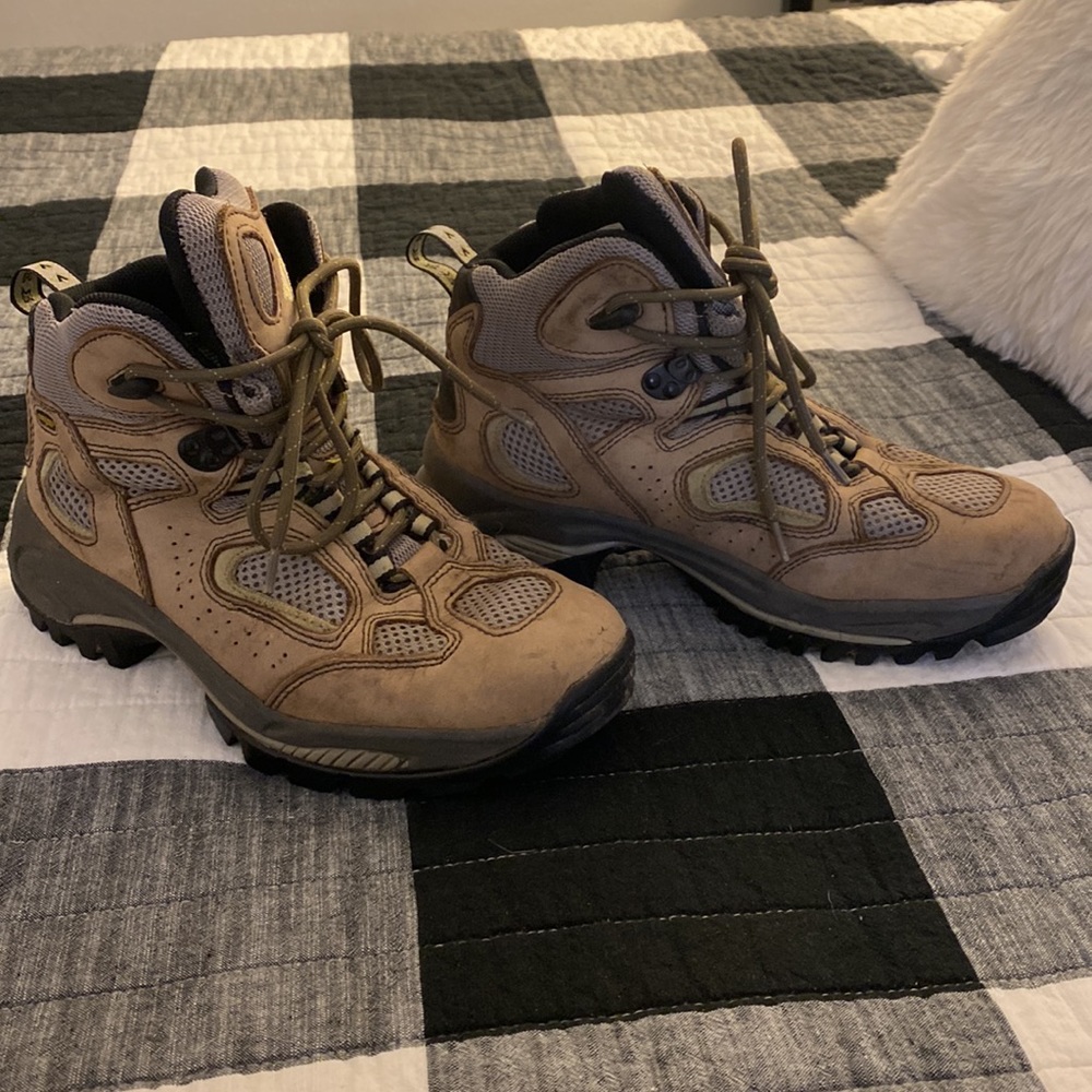 Vasque Women’s Hiking Boots - Gem